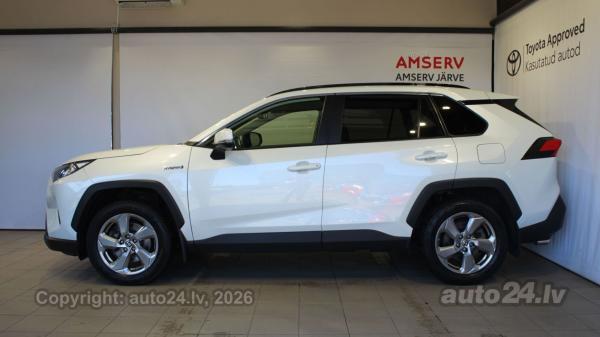 White Toyota RAV4 2021 in Tallinn, with an engine capacity of 2.50 L and mileage of 147 thousand km for 24990 €, photo 3 on AUTOMOTO.COM.LV