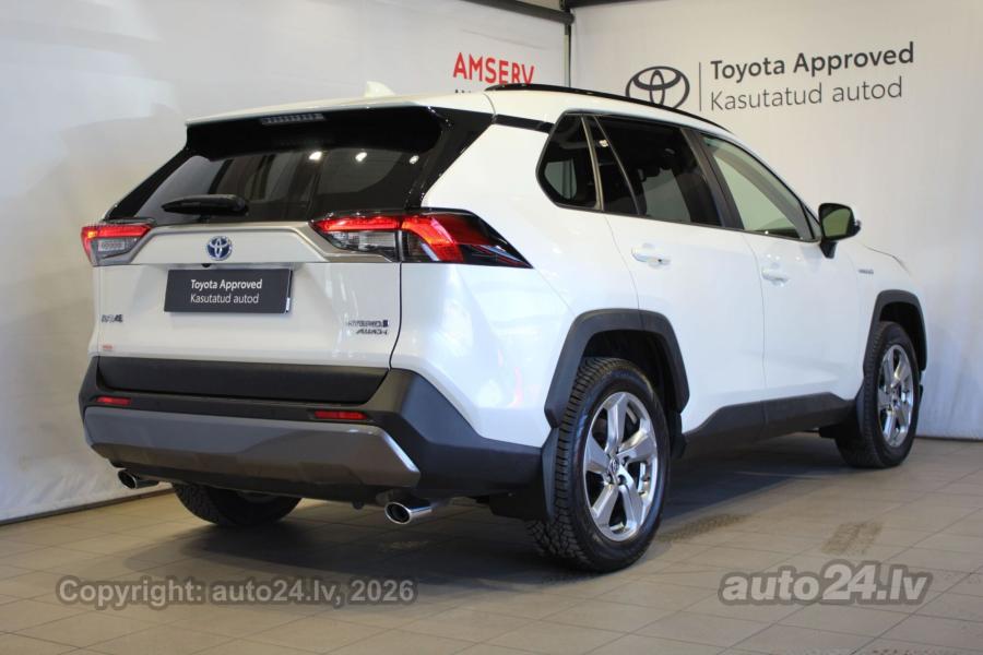 White Toyota RAV4 2021 in Tallinn, with an engine capacity of 2.50 L and mileage of 90 thousand km for 28990 €, photo 3 on AUTOMOTO.COM.LV