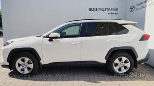 Balts Toyota RAV4 2021 Tallina, ar dzinēja tilpumu 1.99 L un nobraukumu 63 tūkst. km par 25895 €, foto 4 vietnē AUTOMOTO.COM.LV