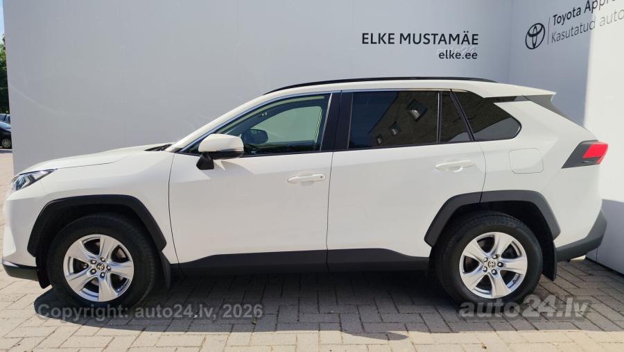 Balts Toyota RAV4 2021 Tallina, ar dzinēja tilpumu 1.99 L un nobraukumu 63 tūkst. km par 25895 €, foto 4 vietnē AUTOMOTO.COM.LV