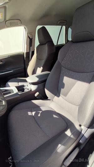 Balts Toyota RAV4 2021 Tallina, ar dzinēja tilpumu 1.99 L un nobraukumu 63 tūkst. km par 25895 €, foto 12 vietnē AUTOMOTO.COM.LV