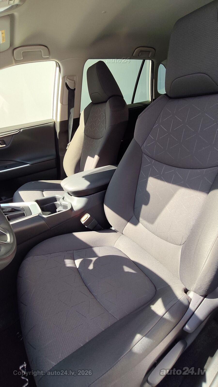 Balts Toyota RAV4 2021 Tallina, ar dzinēja tilpumu 1.99 L un nobraukumu 63 tūkst. km par 25895 €, foto 12 vietnē AUTOMOTO.COM.LV