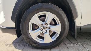Balts Toyota RAV4 2021 Tallina, ar dzinēja tilpumu 1.99 L un nobraukumu 63 tūkst. km par 25895 €, foto 15 vietnē AUTOMOTO.COM.LV