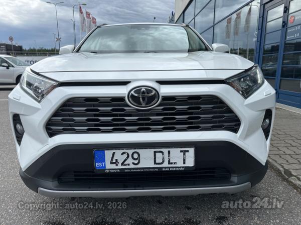 Белый Тойота РАВ 4 2021 в Таллин, объемом двигателя 2.00 л и пробегом 150 тыс. км за 24990 €, фото 2 на AUTOMOTO.COM.LV