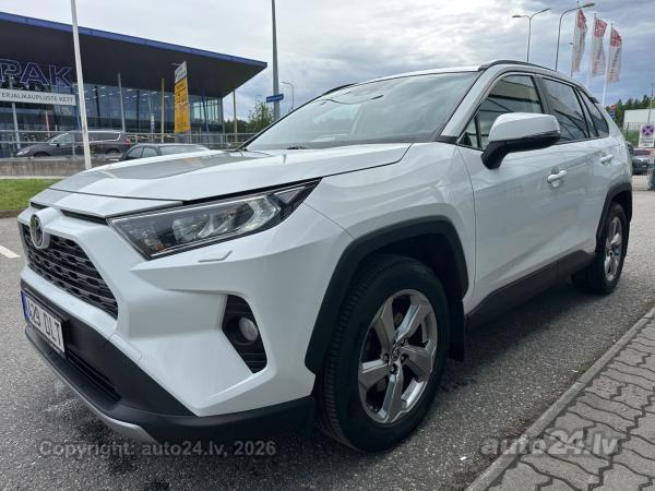 Белый Тойота РАВ 4 2021 в Таллин, объемом двигателя 2.00 л и пробегом 150 тыс. км за 24990 €, фото 3 на AUTOMOTO.COM.LV