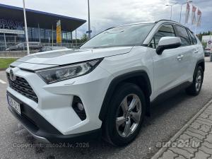 Balts Toyota RAV4 2021 Tallina, ar dzinēja tilpumu 2.00 L un nobraukumu 150 tūkst. km par 24990 €, foto 4 vietnē AUTOMOTO.COM.LV