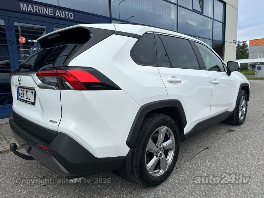 Balts Toyota RAV4 2021 Tallina, ar dzinēja tilpumu 2.00 L un nobraukumu 150 tūkst. km par 24990 €, foto 6 vietnē AUTOMOTO.COM.LV