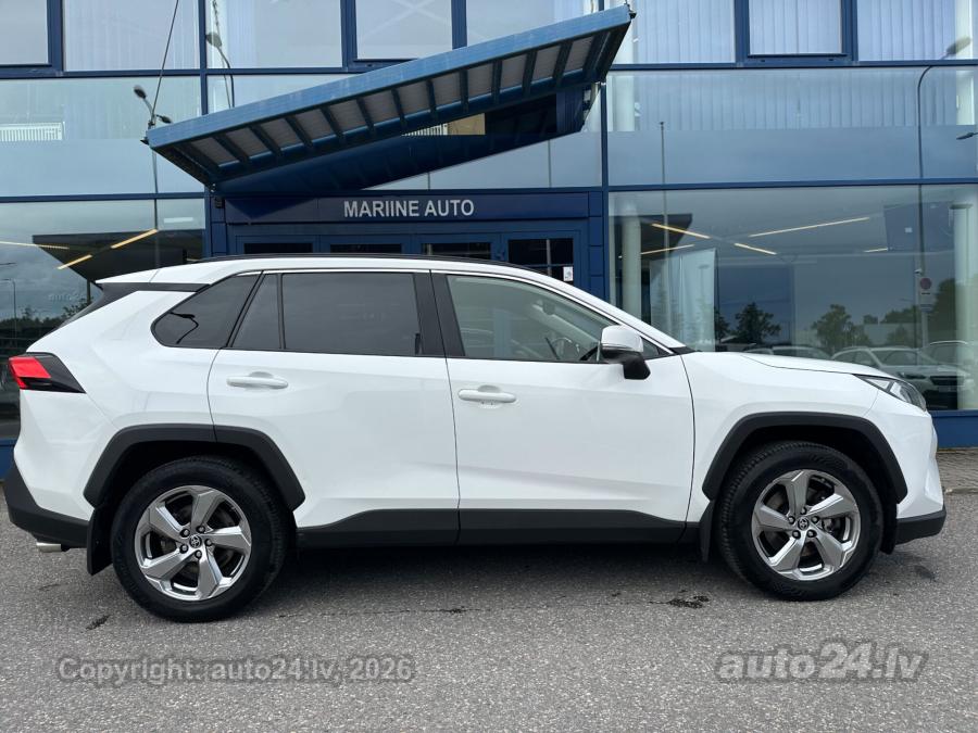 Balts Toyota RAV4 2021 Tallina, ar dzinēja tilpumu 2.00 L un nobraukumu 150 tūkst. km par 24990 €, foto 7 vietnē AUTOMOTO.COM.LV