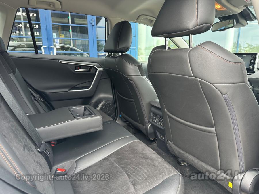 Balts Toyota RAV4 2021 Tallina, ar dzinēja tilpumu 2.00 L un nobraukumu 150 tūkst. km par 24990 €, foto 9 vietnē AUTOMOTO.COM.LV