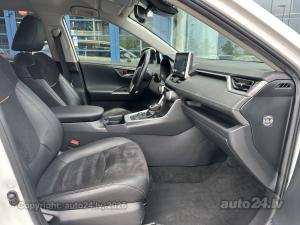 Balts Toyota RAV4 2021 Tallina, ar dzinēja tilpumu 2.00 L un nobraukumu 150 tūkst. km par 24990 €, foto 10 vietnē AUTOMOTO.COM.LV
