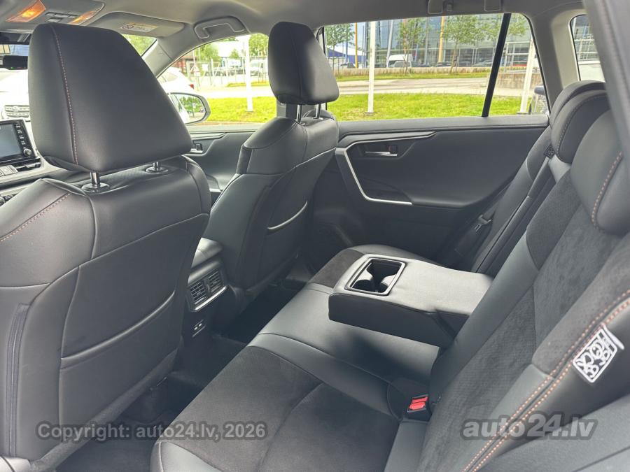 Balts Toyota RAV4 2021 Tallina, ar dzinēja tilpumu 2.00 L un nobraukumu 150 tūkst. km par 24990 €, foto 11 vietnē AUTOMOTO.COM.LV