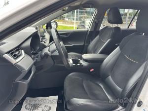 Balts Toyota RAV4 2021 Tallina, ar dzinēja tilpumu 2.00 L un nobraukumu 150 tūkst. km par 24990 €, foto 12 vietnē AUTOMOTO.COM.LV