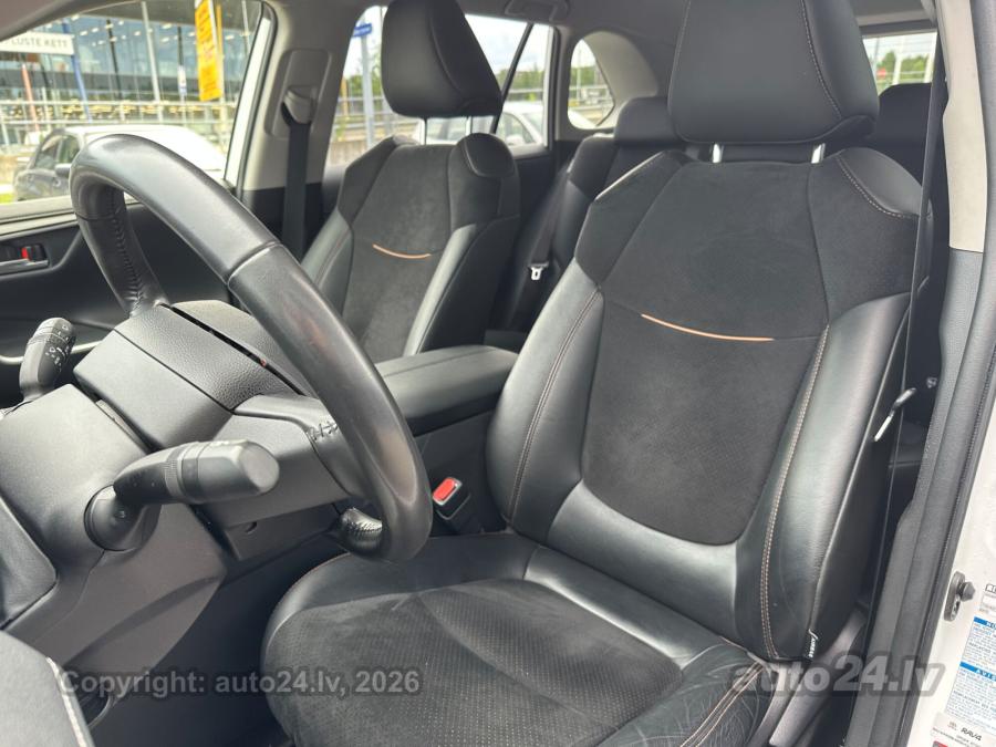 Balts Toyota RAV4 2021 Tallina, ar dzinēja tilpumu 2.00 L un nobraukumu 150 tūkst. km par 24990 €, foto 13 vietnē AUTOMOTO.COM.LV