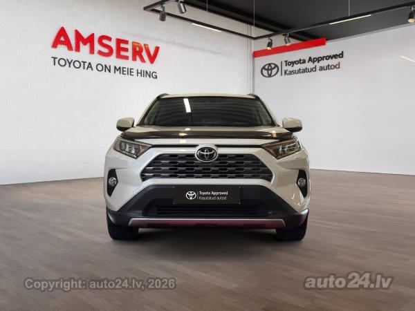 White Toyota RAV4 2021 in Tartu, with an engine capacity of 2.00 L and mileage of 77 thousand km for 22990 €, photo 5 on AUTOMOTO.COM.LV