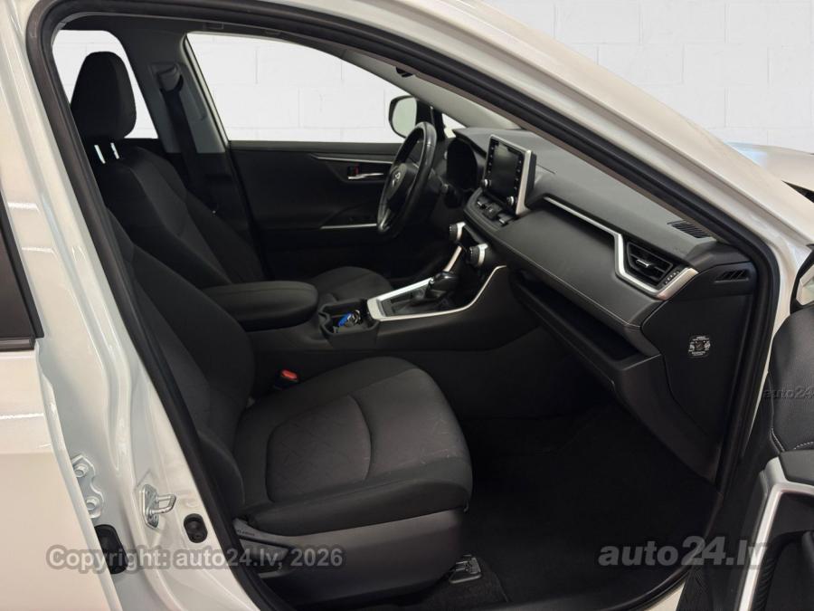 Balts Toyota RAV4 2021 Tartu, ar dzinēja tilpumu 2.00 L un nobraukumu 77 tūkst. km par 22990 €, foto 7 vietnē AUTOMOTO.COM.LV