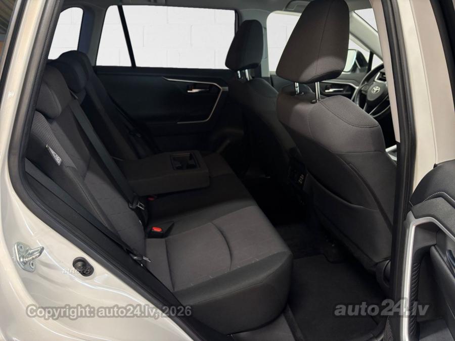 Balts Toyota RAV4 2021 Tartu, ar dzinēja tilpumu 2.00 L un nobraukumu 77 tūkst. km par 22990 €, foto 8 vietnē AUTOMOTO.COM.LV