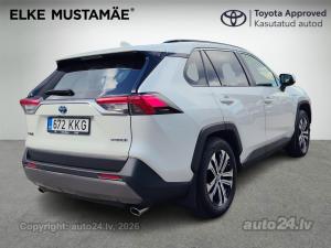 White Toyota RAV4 2021 in Tallinn, with an engine capacity of 2.49 L and mileage of 51 thousand km for 29995 €, photo 3 on AUTOMOTO.COM.LV