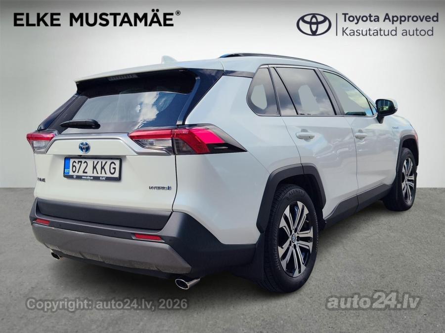 White Toyota RAV4 2021 in Tallinn, with an engine capacity of 2.49 L and mileage of 51 thousand km for 29995 €, photo 3 on AUTOMOTO.COM.LV