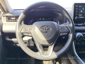White Toyota RAV4 2021 in Tallinn, with an engine capacity of 2.49 L and mileage of 51 thousand km for 29995 €, photo 13 on AUTOMOTO.COM.LV