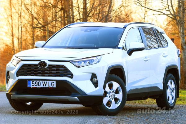 Balts Toyota RAV4 2021 Viljandi, ar dzinēja tilpumu 2.00 L un nobraukumu 99 tūkst. km par 28900 €, foto  vietnē AUTOMOTO.COM.LV