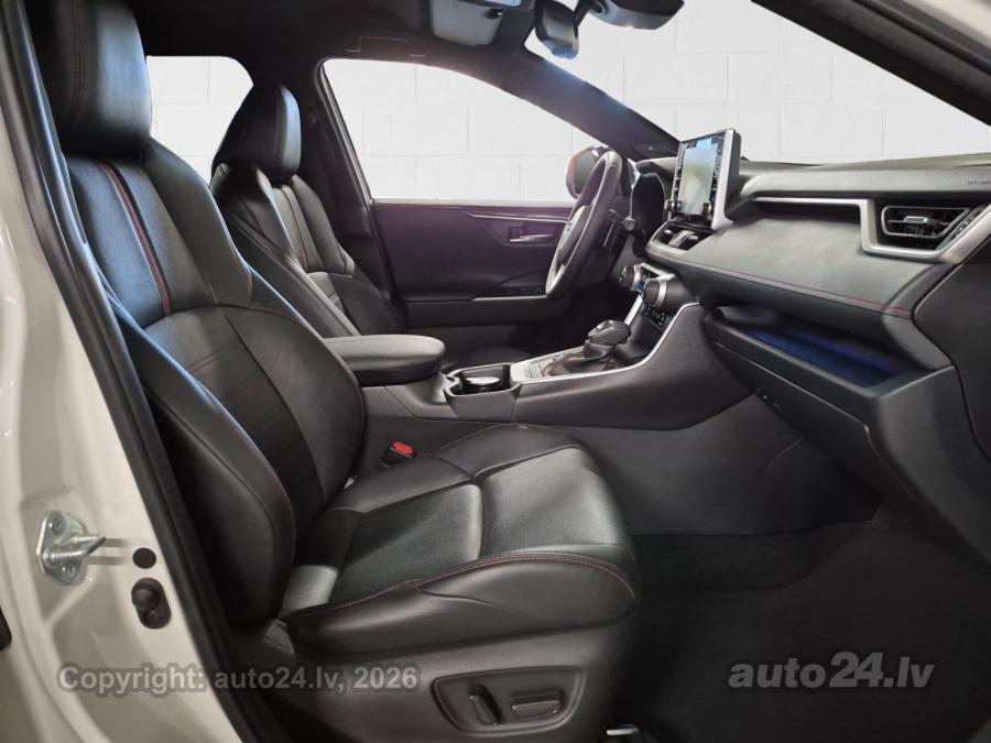 Balts Toyota RAV4 2021 Tallina, ar dzinēja tilpumu 2.50 L un nobraukumu 82 tūkst. km par 38990 €, foto 7 vietnē AUTOMOTO.COM.LV