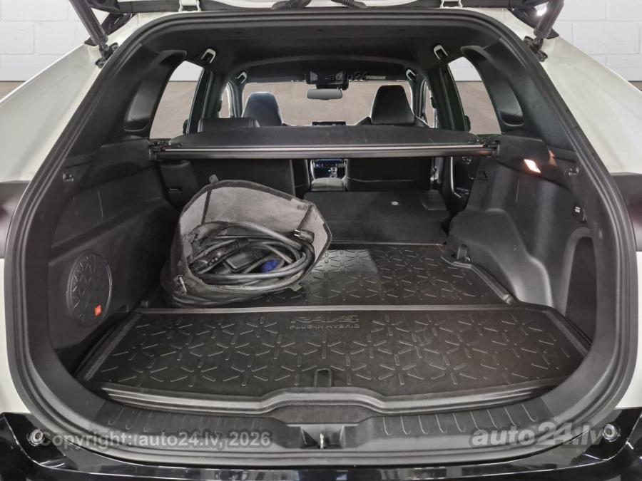 Balts Toyota RAV4 2021 Tallina, ar dzinēja tilpumu 2.50 L un nobraukumu 82 tūkst. km par 38990 €, foto 11 vietnē AUTOMOTO.COM.LV
