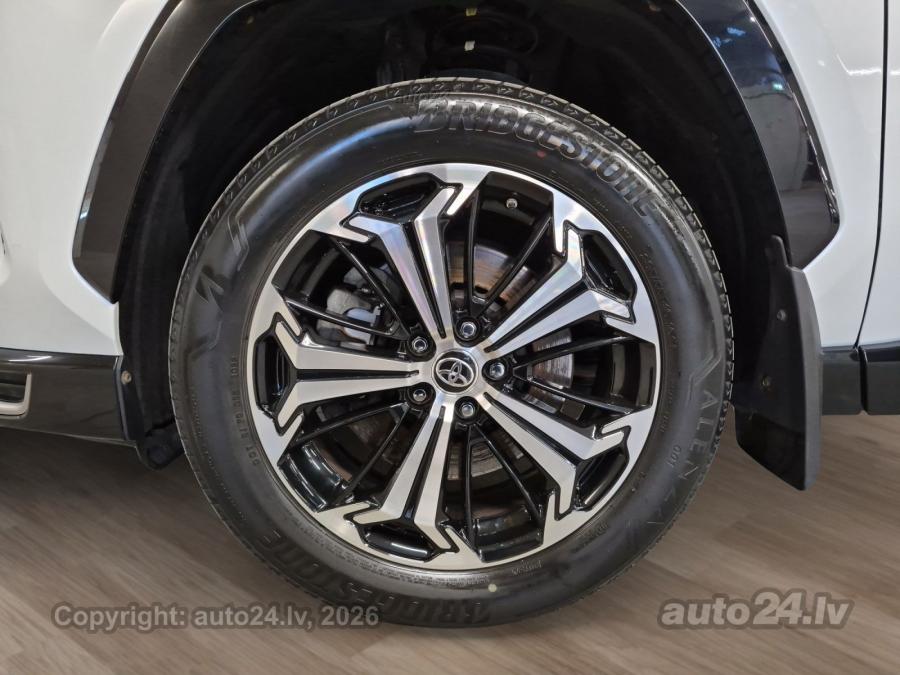 Balts Toyota RAV4 2021 Tallina, ar dzinēja tilpumu 2.50 L un nobraukumu 82 tūkst. km par 38990 €, foto 16 vietnē AUTOMOTO.COM.LV
