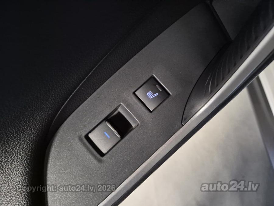 Balts Toyota RAV4 2021 Tallina, ar dzinēja tilpumu 2.50 L un nobraukumu 82 tūkst. km par 38990 €, foto 25 vietnē AUTOMOTO.COM.LV