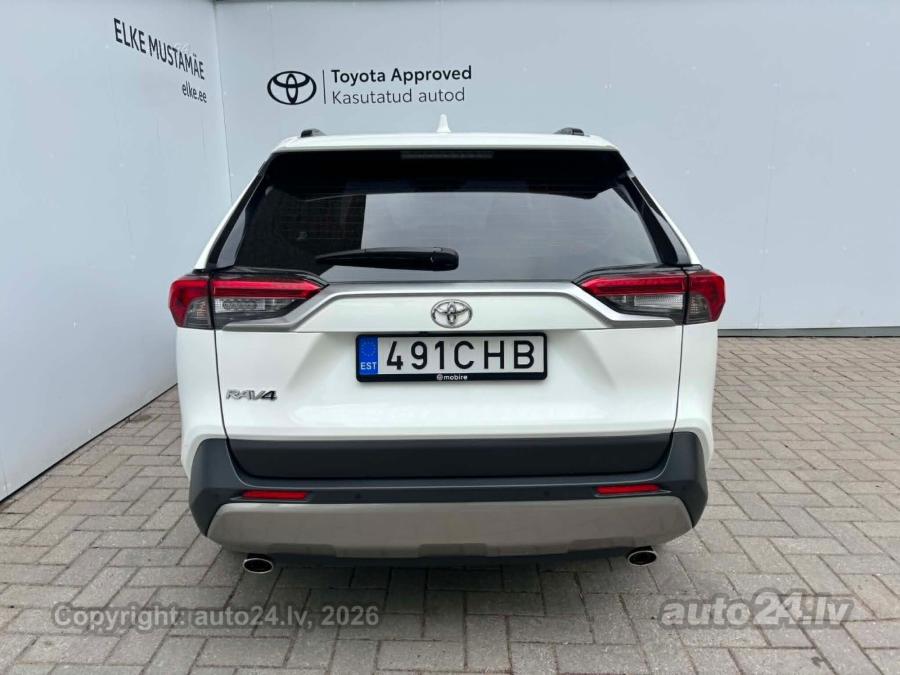 Balts Toyota RAV4 2022 Tallina, ar dzinēja tilpumu 1.99 L un nobraukumu 33 tūkst. km par 27995 €, foto 5 vietnē AUTOMOTO.COM.LV