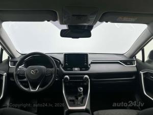 Balts Toyota RAV4 2022 Tallina, ar dzinēja tilpumu 1.99 L un nobraukumu 33 tūkst. km par 27995 €, foto 9 vietnē AUTOMOTO.COM.LV