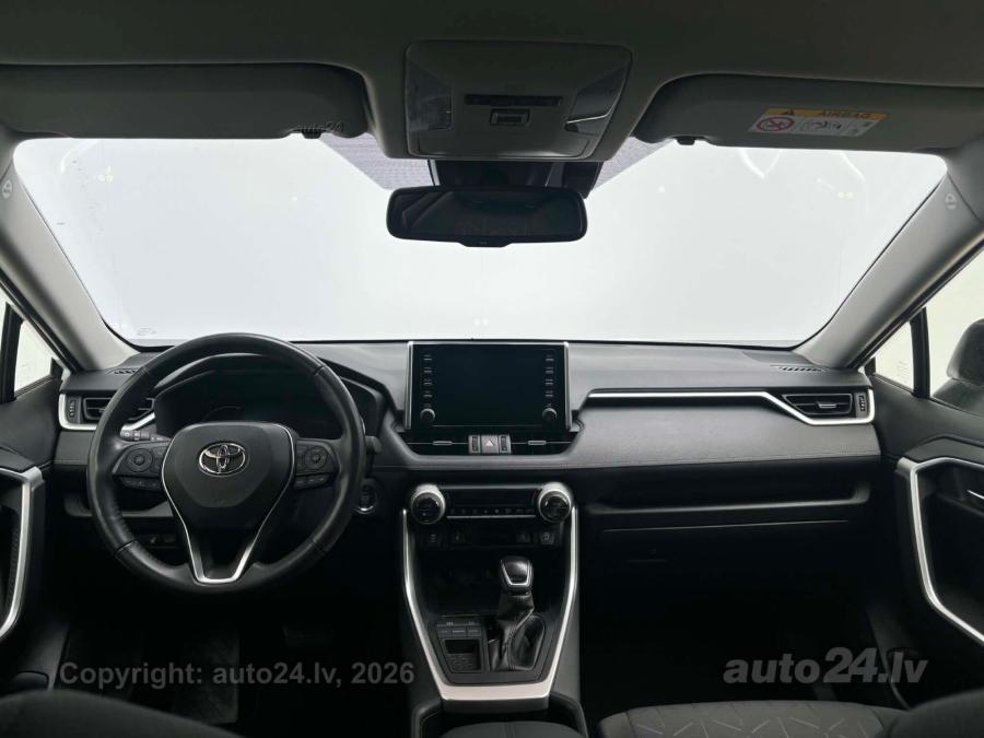 Balts Toyota RAV4 2022 Tallina, ar dzinēja tilpumu 1.99 L un nobraukumu 33 tūkst. km par 27995 €, foto 9 vietnē AUTOMOTO.COM.LV