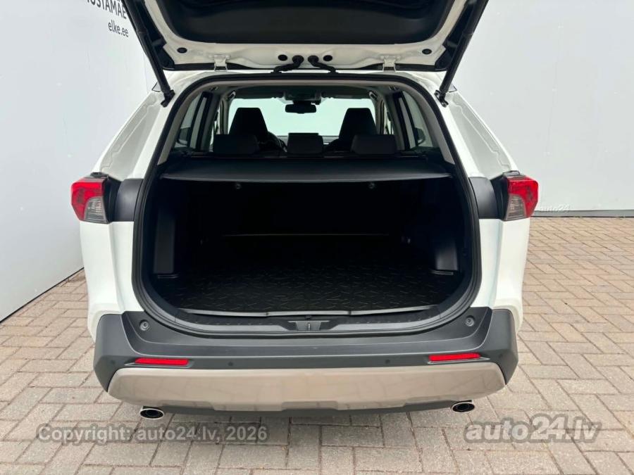 Balts Toyota RAV4 2022 Tallina, ar dzinēja tilpumu 1.99 L un nobraukumu 33 tūkst. km par 27995 €, foto 11 vietnē AUTOMOTO.COM.LV