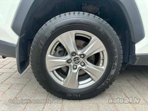 Balts Toyota RAV4 2022 Tallina, ar dzinēja tilpumu 1.99 L un nobraukumu 33 tūkst. km par 27995 €, foto 17 vietnē AUTOMOTO.COM.LV
