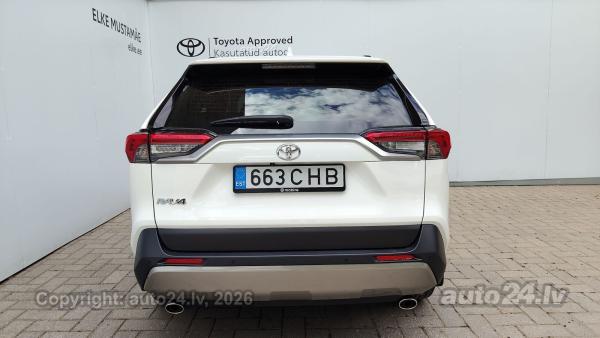 Balts Toyota RAV4 2022 Tallina, ar dzinēja tilpumu 1.99 L un nobraukumu 52 tūkst. km par 27900 €, foto 4 vietnē AUTOMOTO.COM.LV