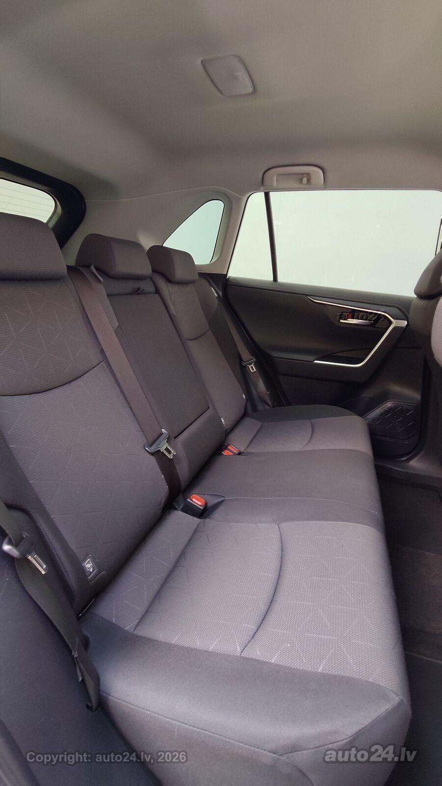 Balts Toyota RAV4 2022 Tallina, ar dzinēja tilpumu 1.99 L un nobraukumu 52 tūkst. km par 27900 €, foto 8 vietnē AUTOMOTO.COM.LV