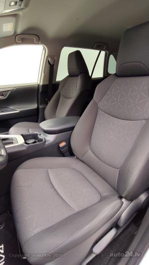 Balts Toyota RAV4 2022 Tallina, ar dzinēja tilpumu 1.99 L un nobraukumu 52 tūkst. km par 27900 €, foto 12 vietnē AUTOMOTO.COM.LV