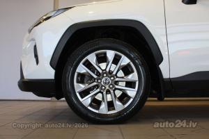 Balts Toyota RAV4 2022 Tallina, ar dzinēja tilpumu 2.50 L un nobraukumu 79 tūkst. km par 35990 €, foto 16 vietnē AUTOMOTO.COM.LV