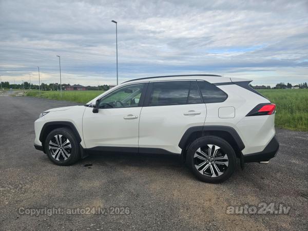 Balts Toyota RAV4 2022 Tallina, ar dzinēja tilpumu 2.00 L un nobraukumu 39 tūkst. km par 33900 €, foto 6 vietnē AUTOMOTO.COM.LV