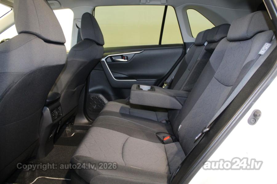 Balts Toyota RAV4 2022 Tallina, ar dzinēja tilpumu 2.50 L un nobraukumu 147 tūkst. km par 23790 €, foto 8 vietnē AUTOMOTO.COM.LV