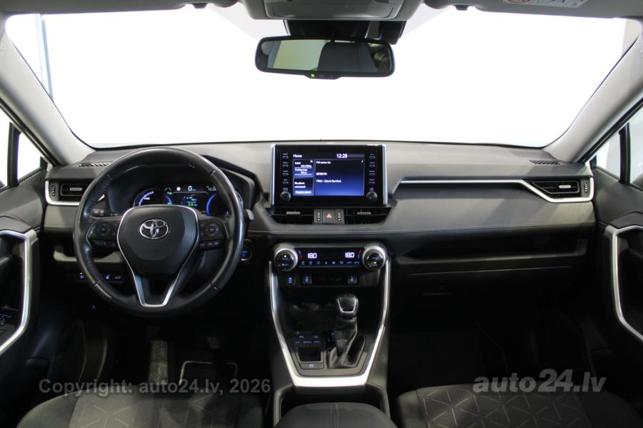 Balts Toyota RAV4 2022 Tallina, ar dzinēja tilpumu 2.50 L un nobraukumu 147 tūkst. km par 23790 €, foto 14 vietnē AUTOMOTO.COM.LV