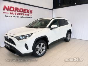 White Toyota RAV4 2022 in Tallinn, with an engine capacity of 2.00 L and mileage of 157 thousand km for 22990 €, photo  on AUTOMOTO.COM.LV