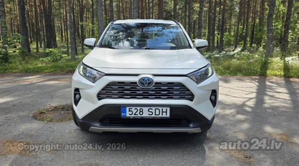 Balts Toyota RAV4 2022 Tallina, ar dzinēja tilpumu 2.50 L un nobraukumu 162 tūkst. km par 23600 €, foto 4 vietnē AUTOMOTO.COM.LV