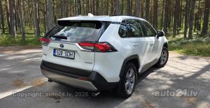 Balts Toyota RAV4 2022 Tallina, ar dzinēja tilpumu 2.50 L un nobraukumu 162 tūkst. km par 23600 €, foto 5 vietnē AUTOMOTO.COM.LV