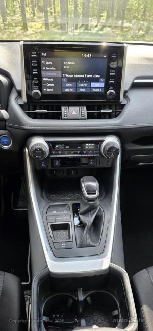 Balts Toyota RAV4 2022 Tallina, ar dzinēja tilpumu 2.50 L un nobraukumu 162 tūkst. km par 23600 €, foto 14 vietnē AUTOMOTO.COM.LV