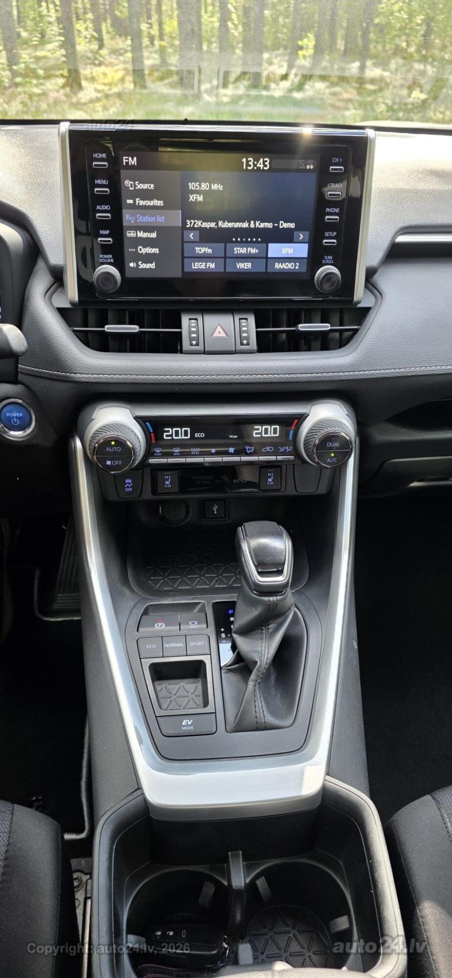 Balts Toyota RAV4 2022 Tallina, ar dzinēja tilpumu 2.50 L un nobraukumu 162 tūkst. km par 23600 €, foto 14 vietnē AUTOMOTO.COM.LV