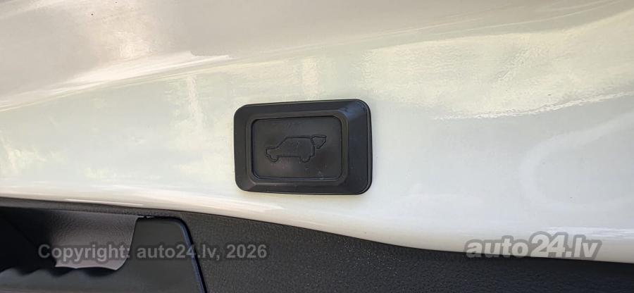 Balts Toyota RAV4 2022 Tallina, ar dzinēja tilpumu 2.50 L un nobraukumu 162 tūkst. km par 23600 €, foto 15 vietnē AUTOMOTO.COM.LV