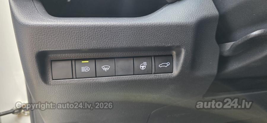 Balts Toyota RAV4 2022 Tallina, ar dzinēja tilpumu 2.50 L un nobraukumu 162 tūkst. km par 23600 €, foto 16 vietnē AUTOMOTO.COM.LV