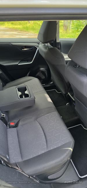 Balts Toyota RAV4 2022 Tallina, ar dzinēja tilpumu 2.50 L un nobraukumu 162 tūkst. km par 23600 €, foto 17 vietnē AUTOMOTO.COM.LV