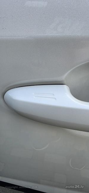 Balts Toyota RAV4 2022 Tallina, ar dzinēja tilpumu 2.50 L un nobraukumu 162 tūkst. km par 23600 €, foto 20 vietnē AUTOMOTO.COM.LV