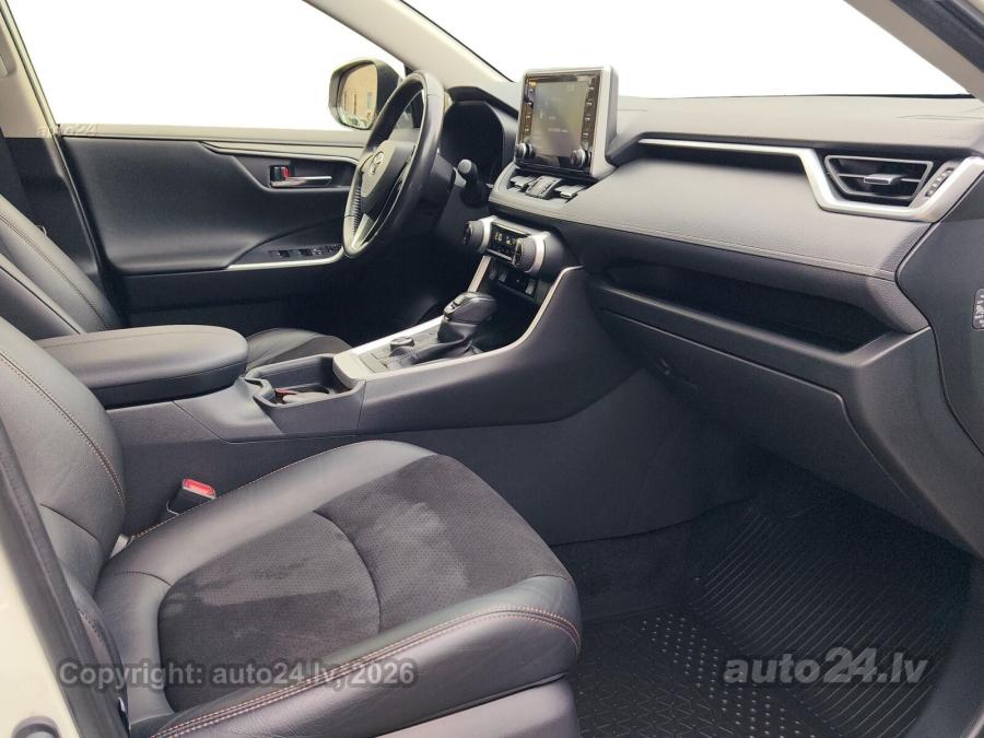 Balts Toyota RAV4 2022 Tallina, ar dzinēja tilpumu 2.49 L un nobraukumu 117 tūkst. km par 31995 €, foto 7 vietnē AUTOMOTO.COM.LV